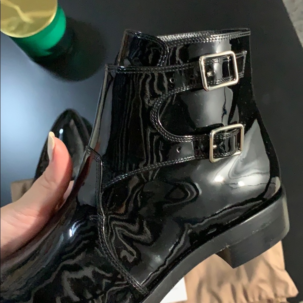 Authentic Gianvito Rossi Patent Leather Bootie - Gem